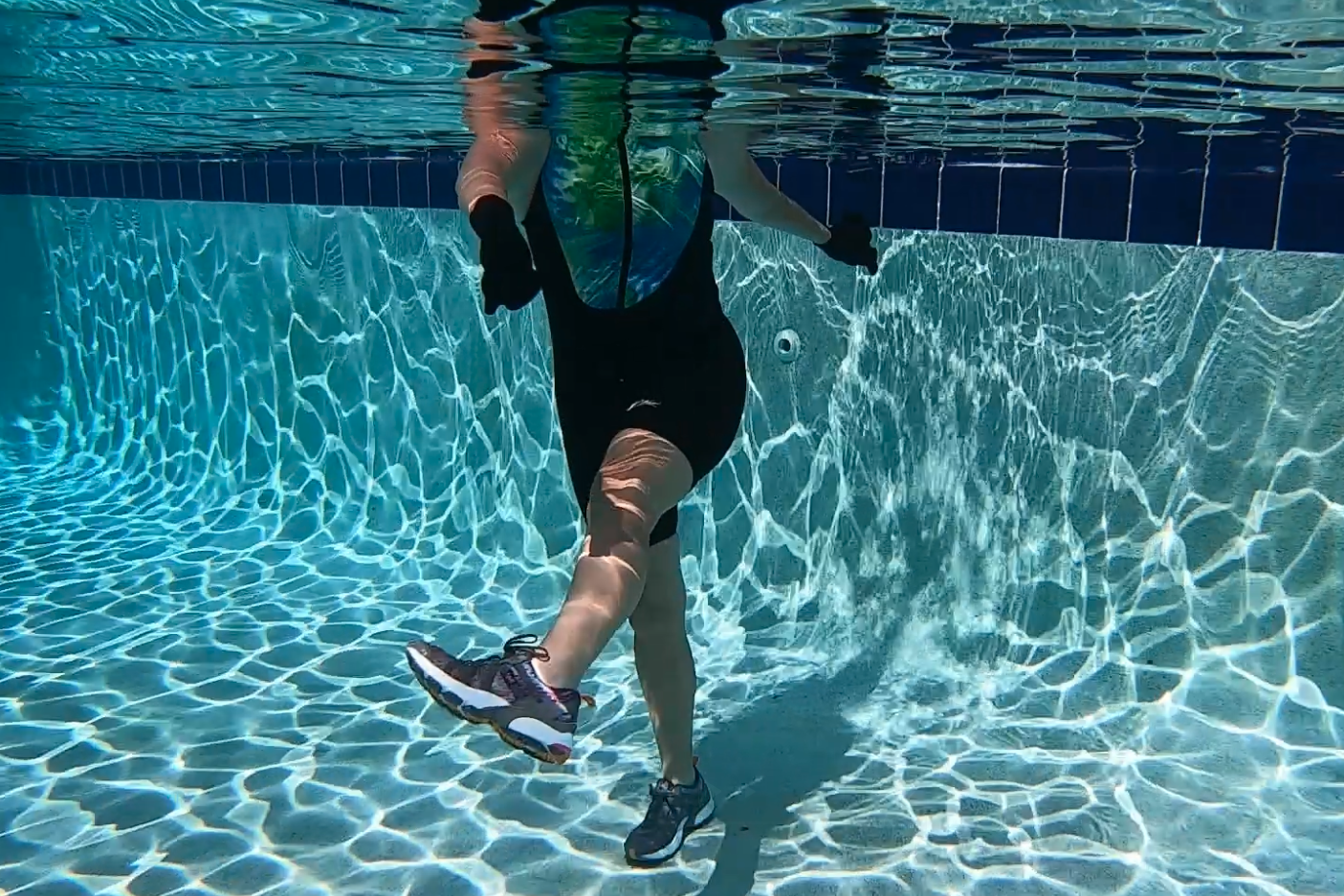 Why Water Exercise Works for Strength and a Healthy Weight - Wavemakers ...